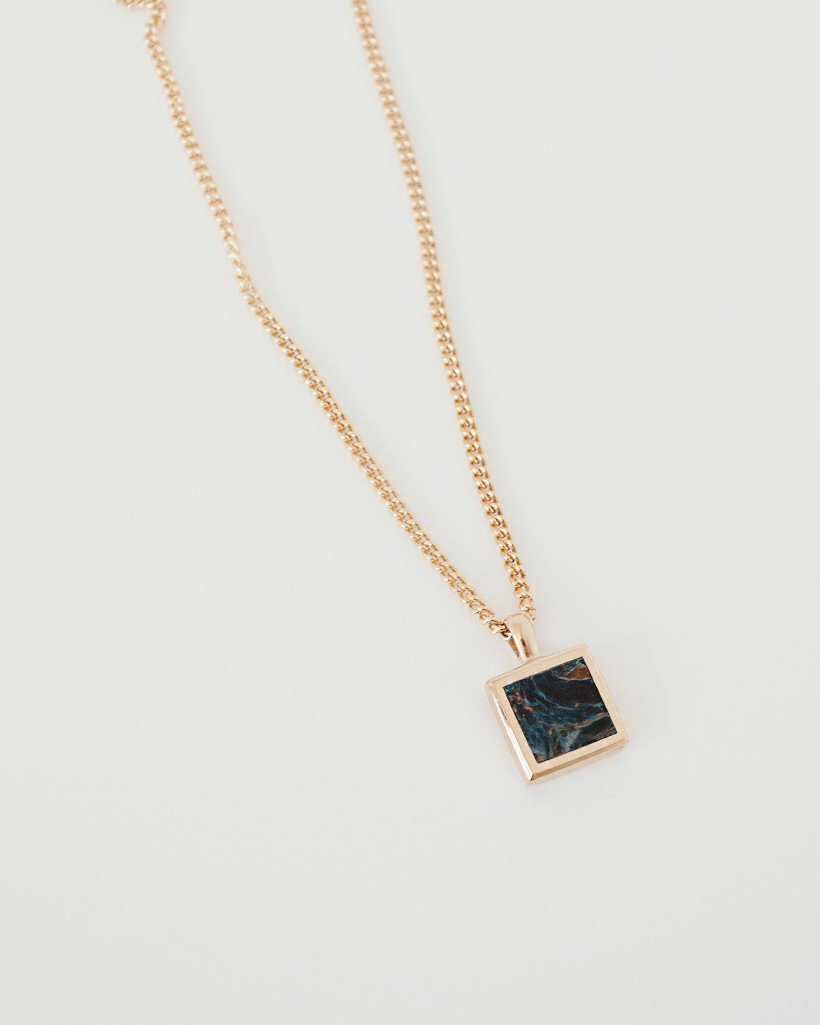 GALACTIC NECKLACE | PIETERSITE – apse