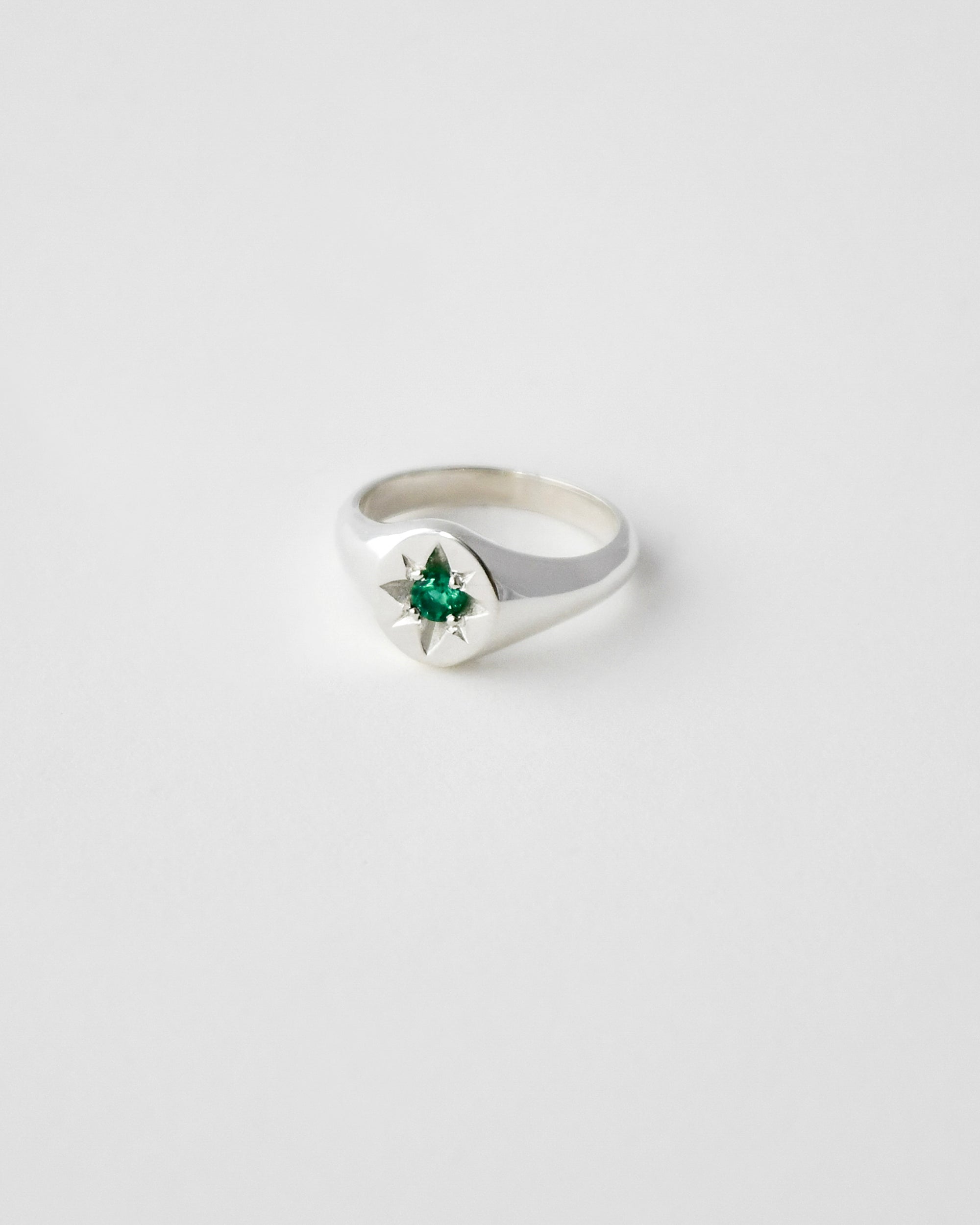 NOVA RING | EMERALD | SAMPLE – apse